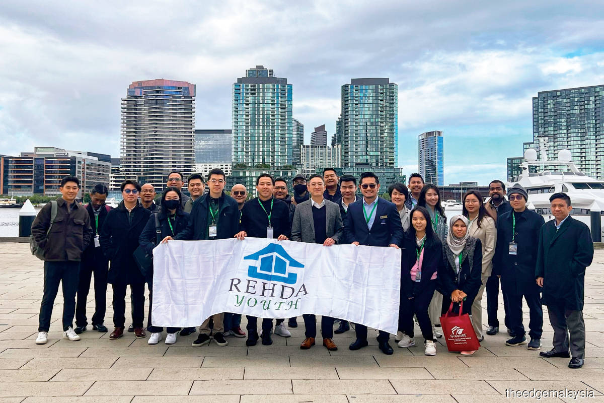 Rehda Youth visits the best of Melbourne