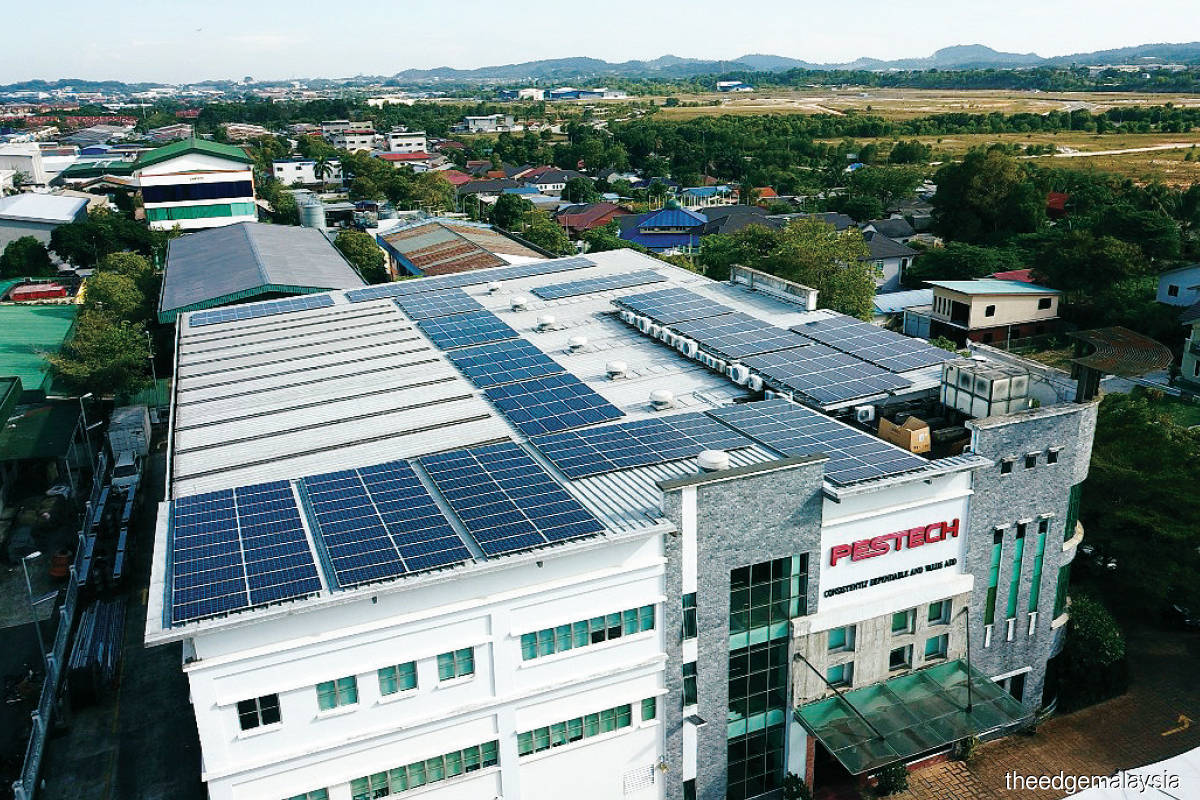 Cover Story: Pestech minorities caught between a rock and a hard place