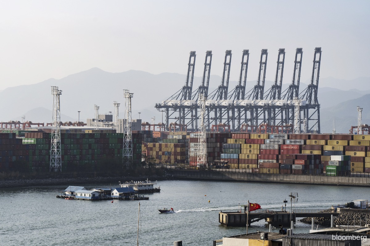 China hits back at US ships with additional port fees