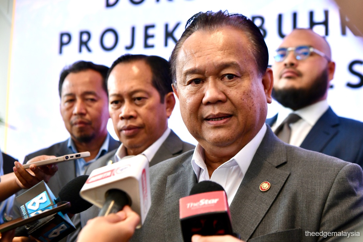 Cost of road repairs due to floods exceeded RM100 mil — Nanta | KLSE ...