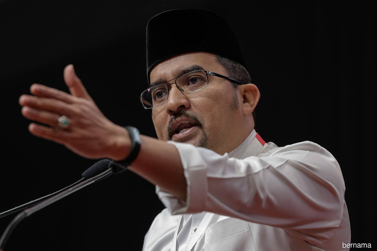 Asyraf Wajdi replaces Ahmad Maslan as Umno secretary general | KLSE ...