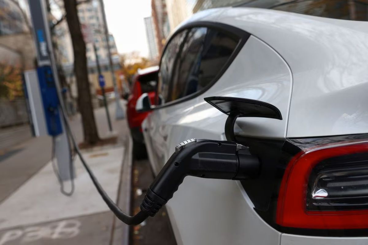 Transition of official govt vehicles to EVs to be done in stages — Nik ...