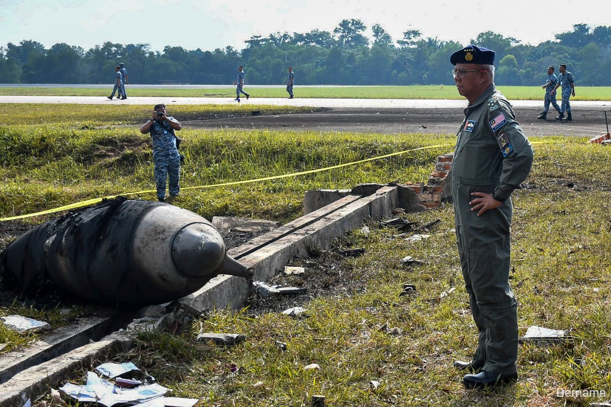 RMAF chief: Fighter jet crash in Kuantan due to bird strike | KLSE Screener