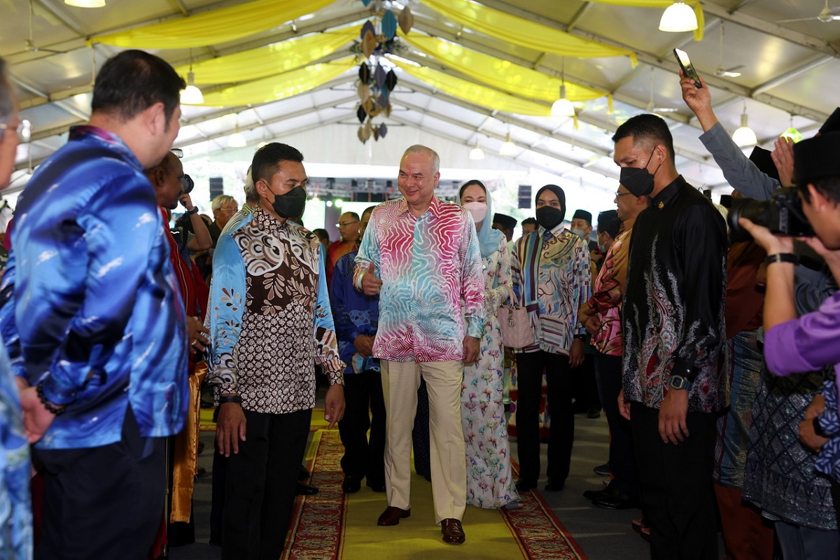 Sultan Nazrin graces Perak state Aidilfitri celebrations | KLSE Screener