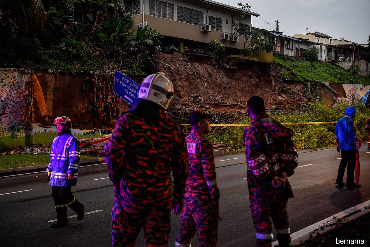 Landslide at Taman Bunga Raya: 52 residents evacuated | KLSE Screener