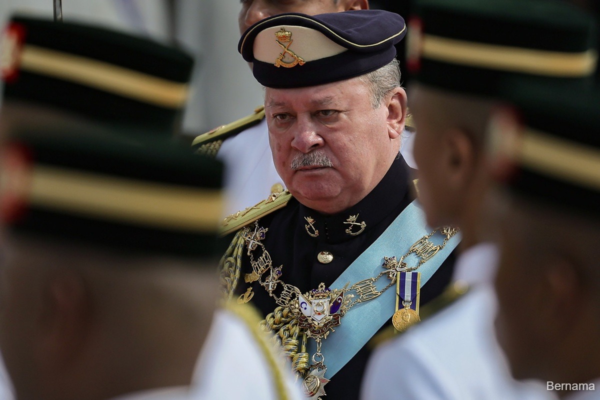 King calls out the corrupt, saying ‘You are traitors’, in his first ...