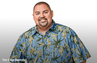 Scene: Fluffy comes to town