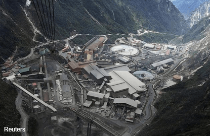 Freeport to cut Indonesia operations if export approval delayed