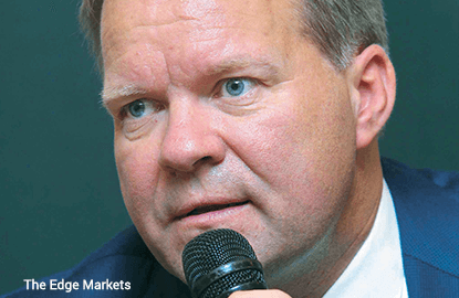 Carlsberg expects tough year ahead