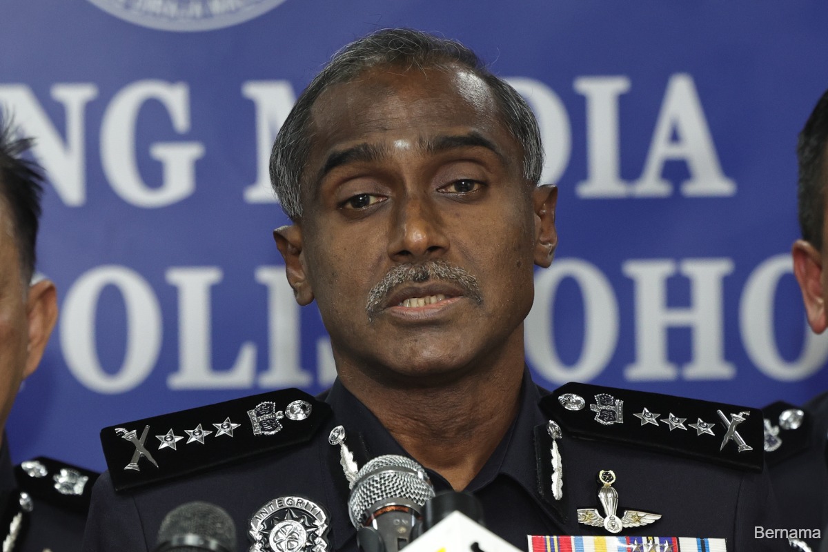 Manager loses over RM1.7 mil in share investment scam | KLSE Screener