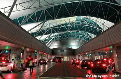 Singapore immigration stops Malaysians trying to beat checkpoint jam