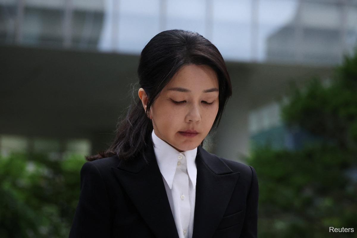 South Korea prosecutors seek 15-year jail term for ex-first lady Kim