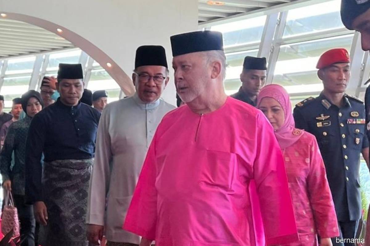 King, Queen grace Maulidur Rasul celebration | KLSE Screener