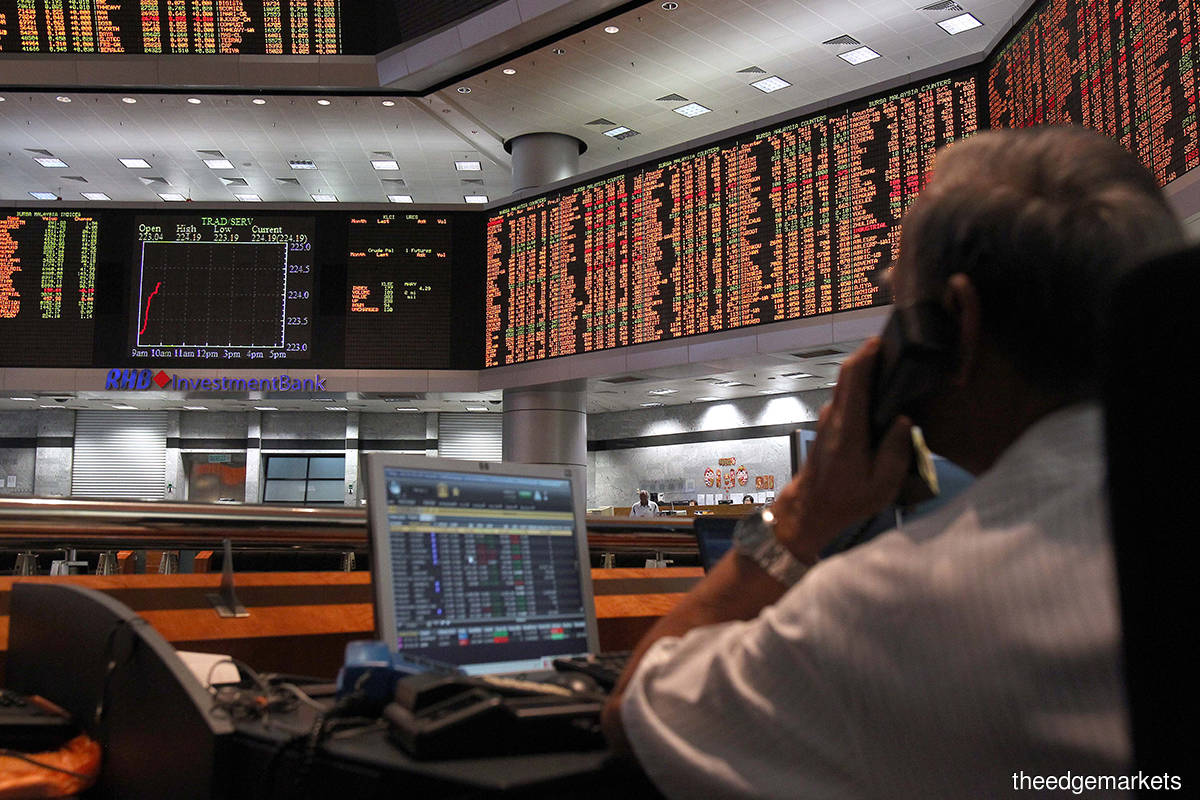 KLCI seen hovering between 1,600 and 1,610 on Friday | KLSE Screener