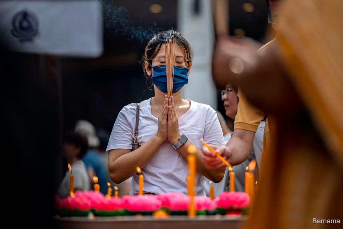 Harmonious and devout Wesak Day celebrations held nationwide | KLSE Screener