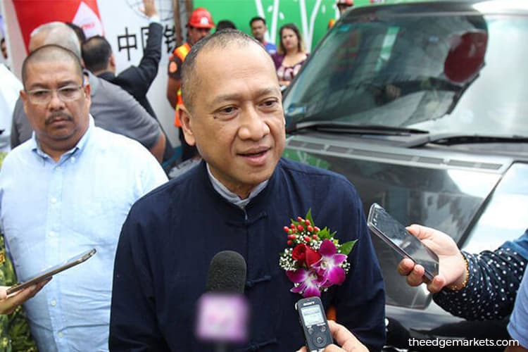 Nazri slams Umno Youth for asking Zahid to go on leave