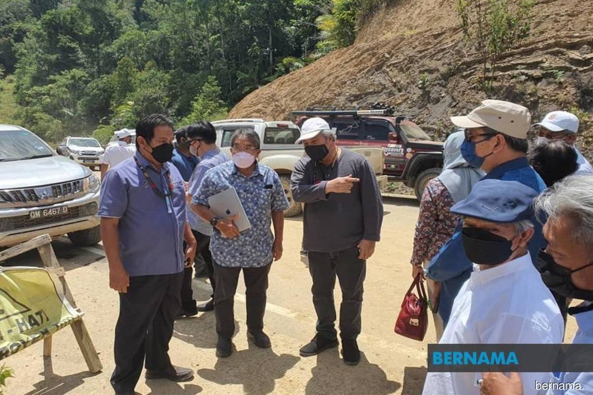 New road to bring changes for Ba'kelalan residents, says Awang Tengah ...