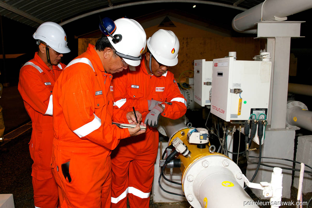 Petronas expands partnership with Petros to accelerate Sarawak Gas ...
