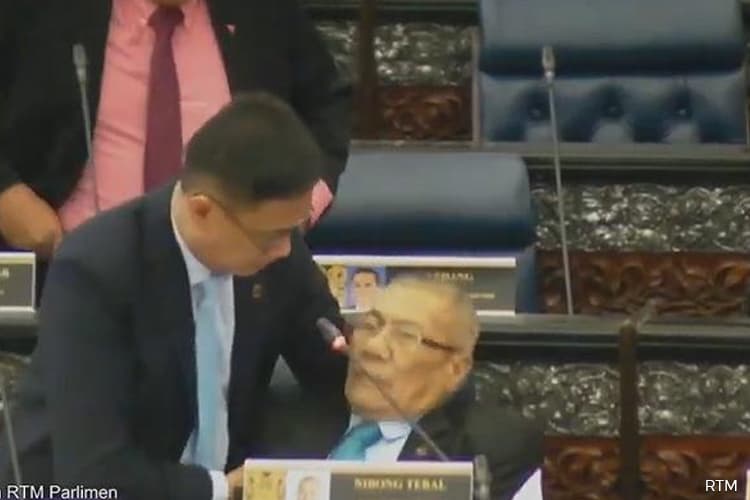 Nibong Tebal MP Mansor Othman collapses during Budget 2020 debate