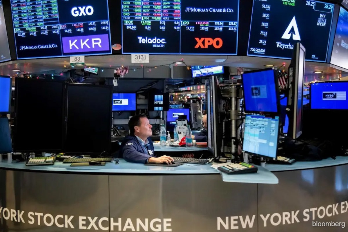 The Risk Factor: A Baseline Scenario for the Global Economy in 2025