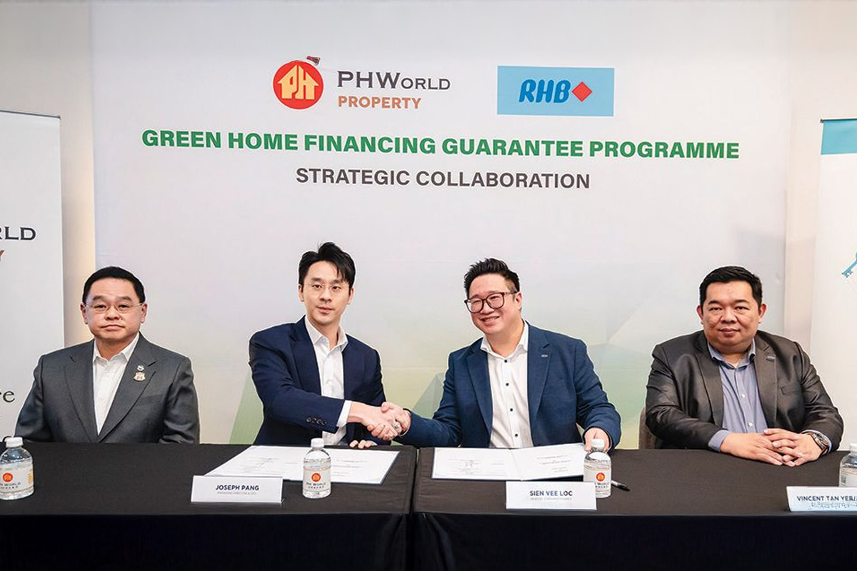Signing a First in Johor: PH World & RHB Partner to pioneer 110% Green ...