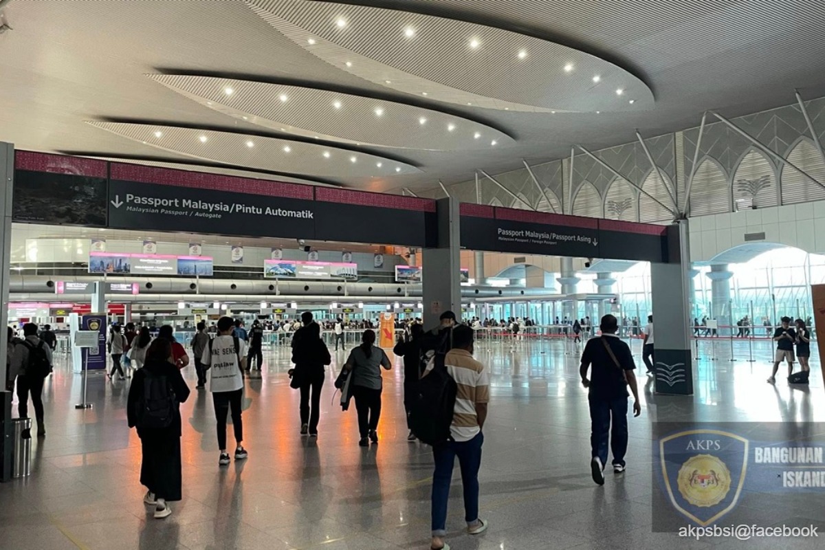 Partial e-gate ops restored at Bangunan Sultan Iskandar and Sultan Abu ...