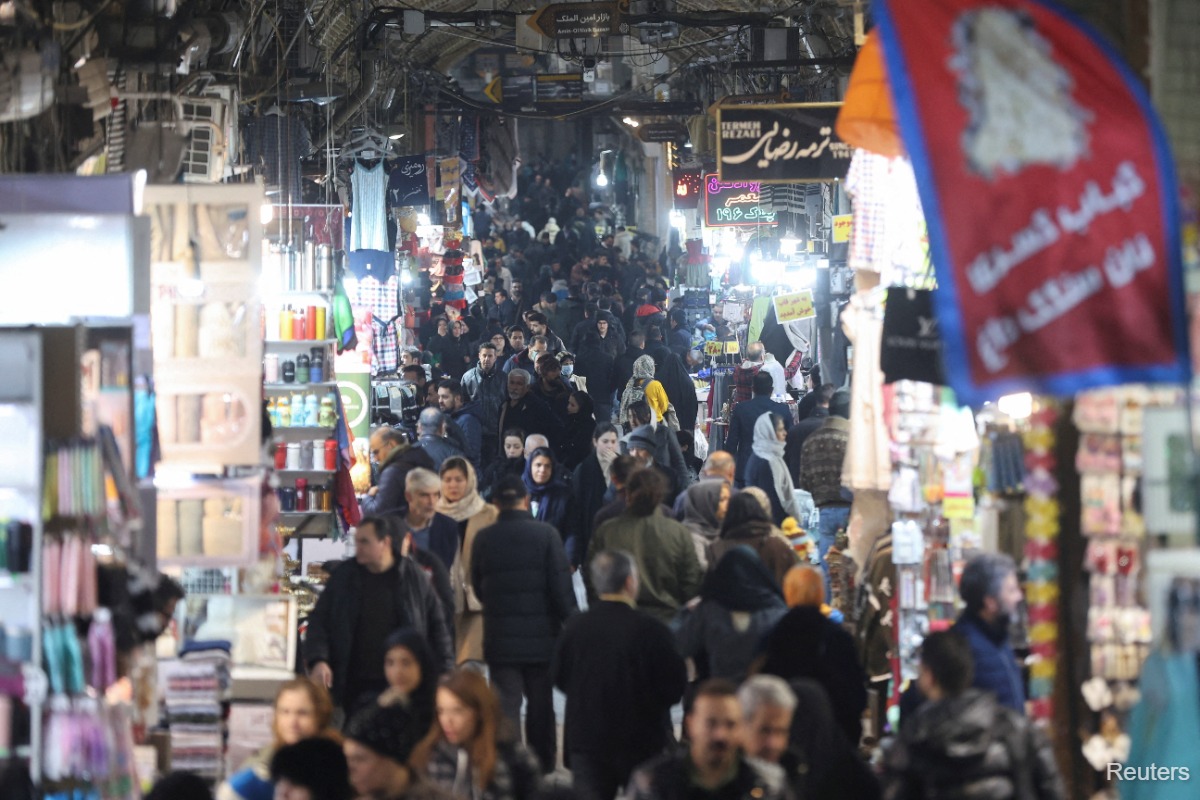 US imposes sanctions on Iran over crackdown on protesters