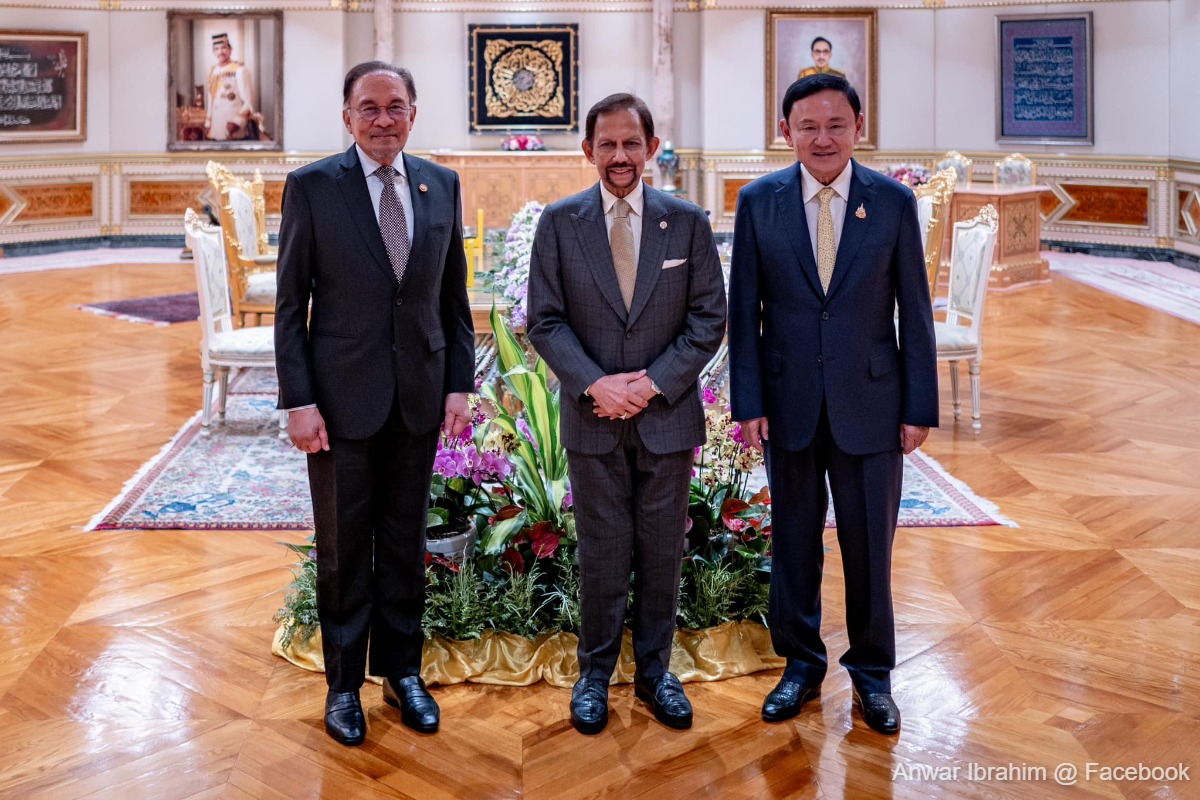 Anwar discusses Myanmar, South China Sea, intra-Asean trade issues with ...