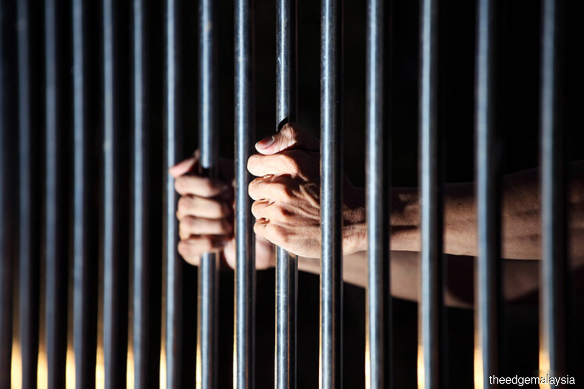 Police extend remand of detained Israeli man with six pistols | KLSE ...