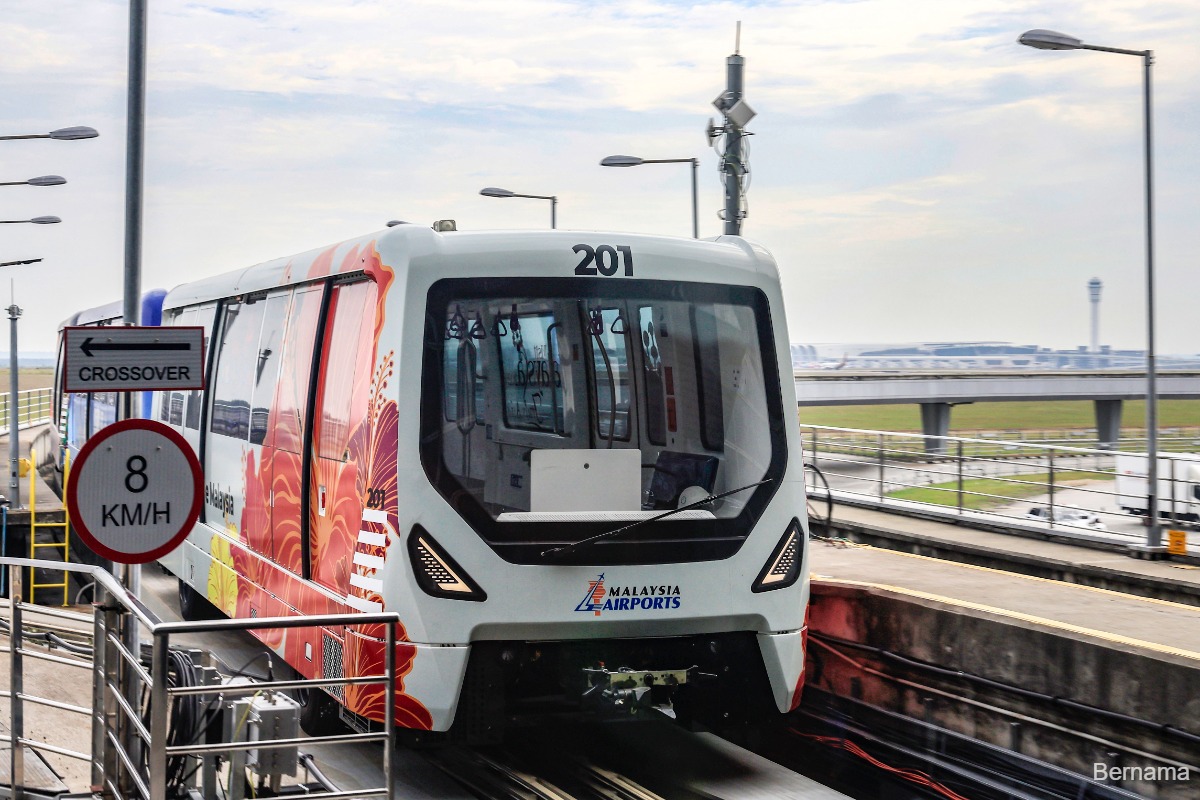 Anwar tests revamped KLIA aerotrain, praises performance | KLSE Screener