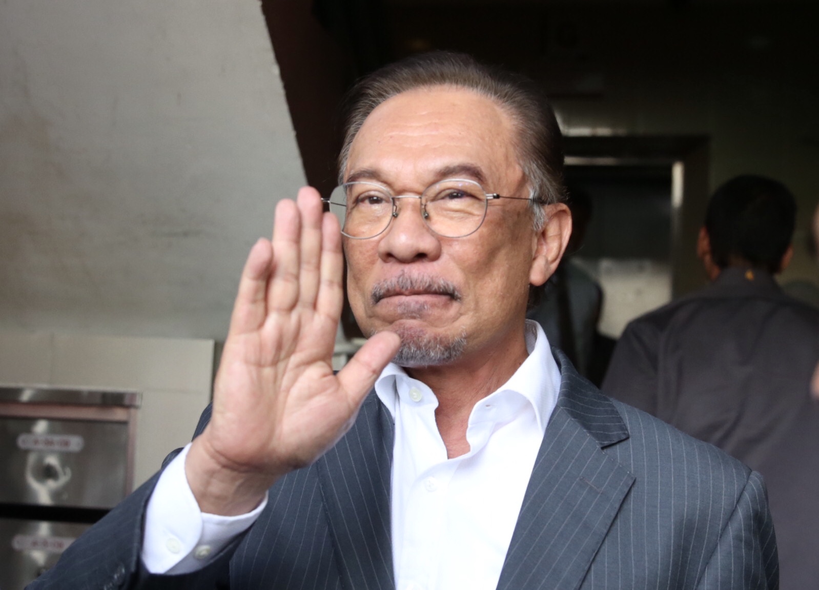 anwar-claims-pakatan-harapan-has-the-numbers-klse-screener