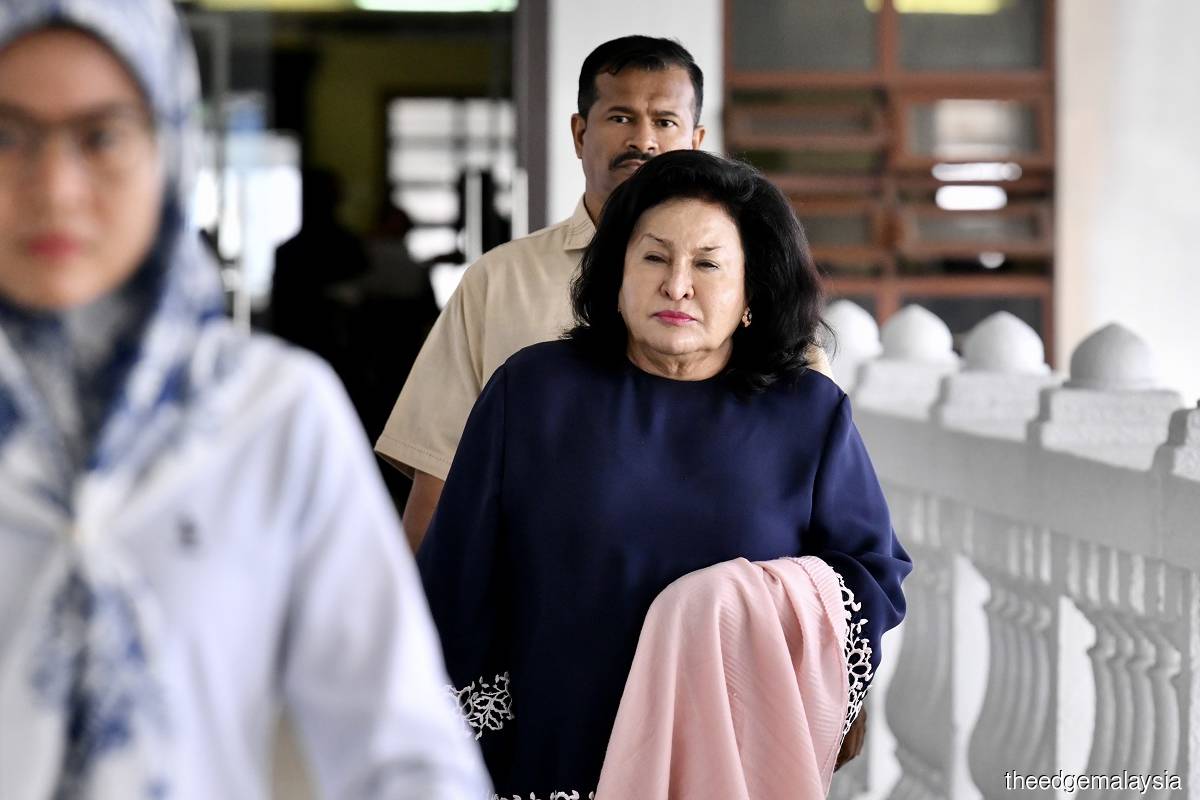 Rosmah gets her passport to visit expectant daughter in Singapore