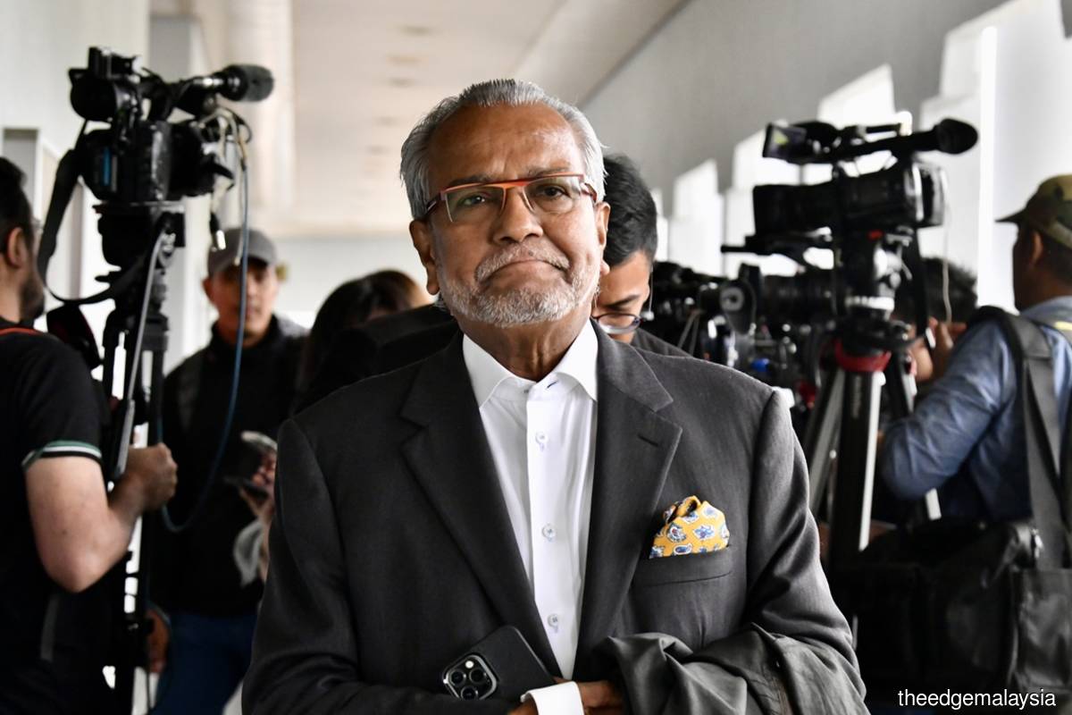 Shafee asks why govt concealed former Agong's addendum order