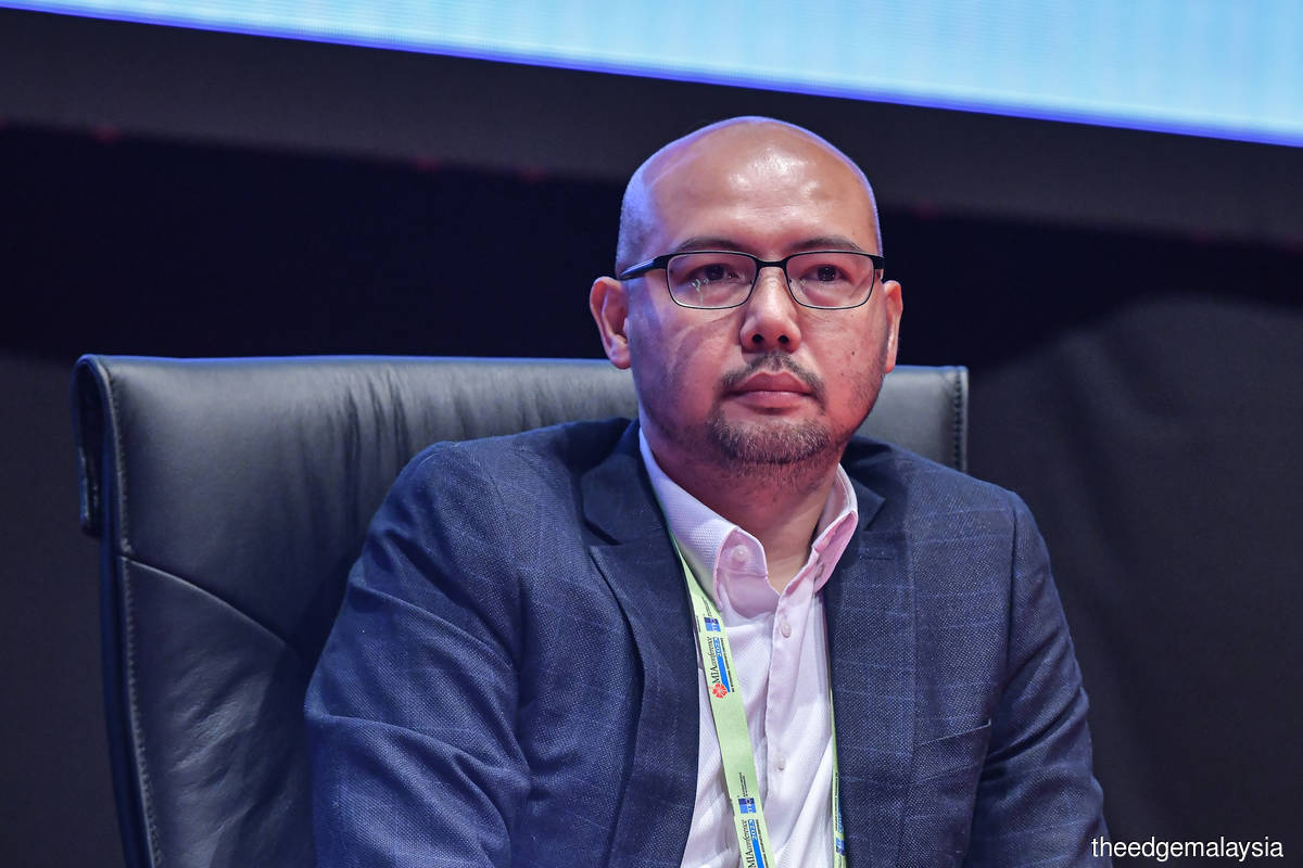 Corporate boardroom should look beyond top, bottom lines to embrace ...