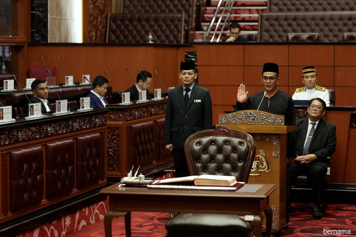 Umno's Abdul Halim Suleiman, PBB's Michael Mujah Lihan Sworn in as ...