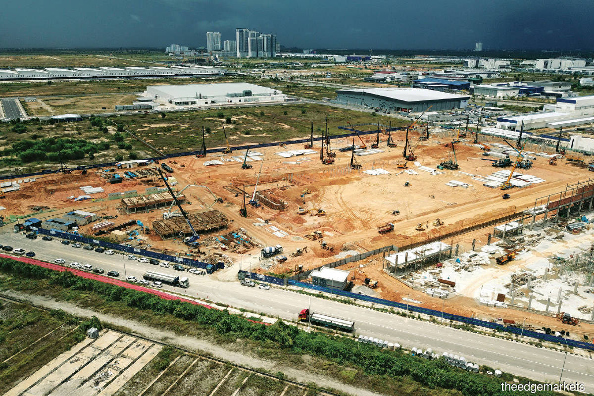 Construction of Simmtech's RM508m semiconductor factory in Penang ...