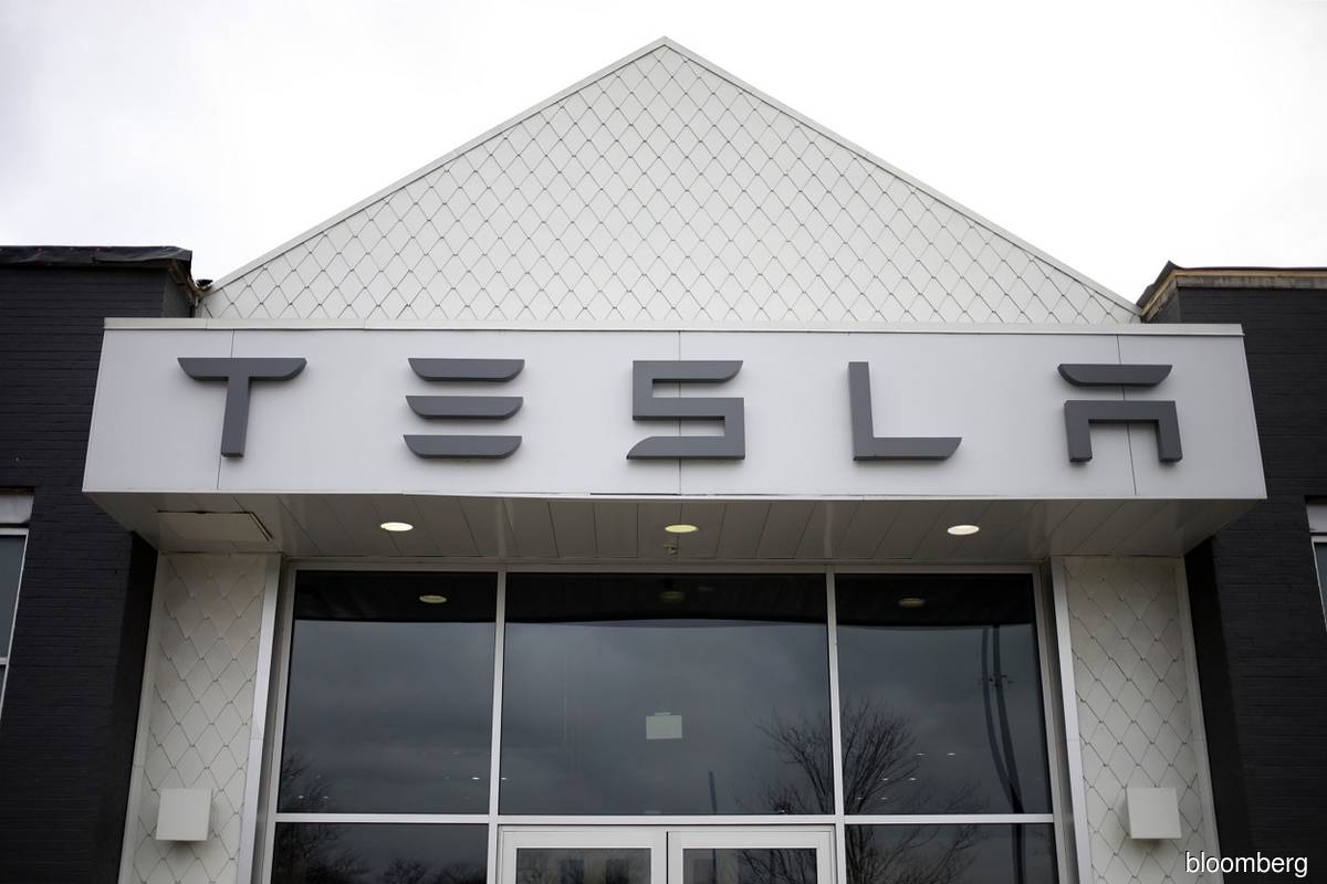 Tesla posts record 308,600 global vehicle deliveries in 4Q