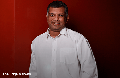 Tony Fernandes bags 4th Pillar Award for contribution towards Asean ...
