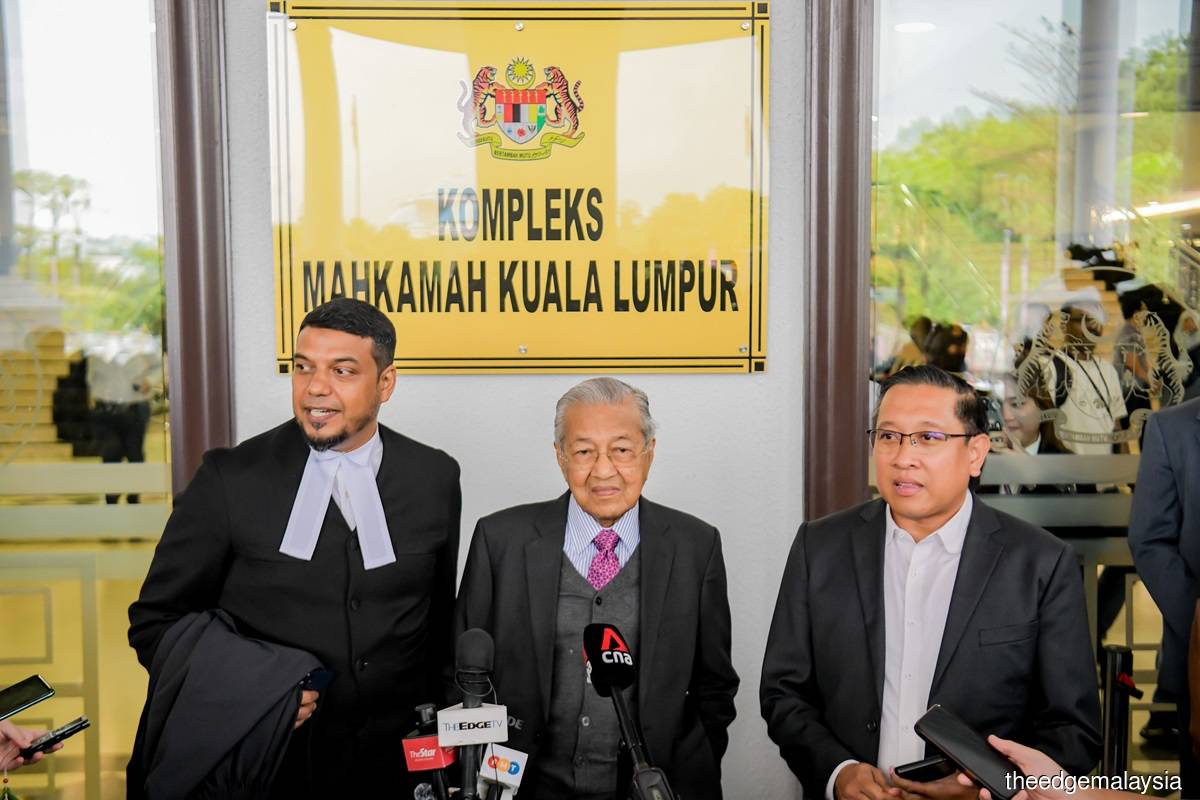 Mahathir tells court he is Malay Muslim since birth but has ancestry ...