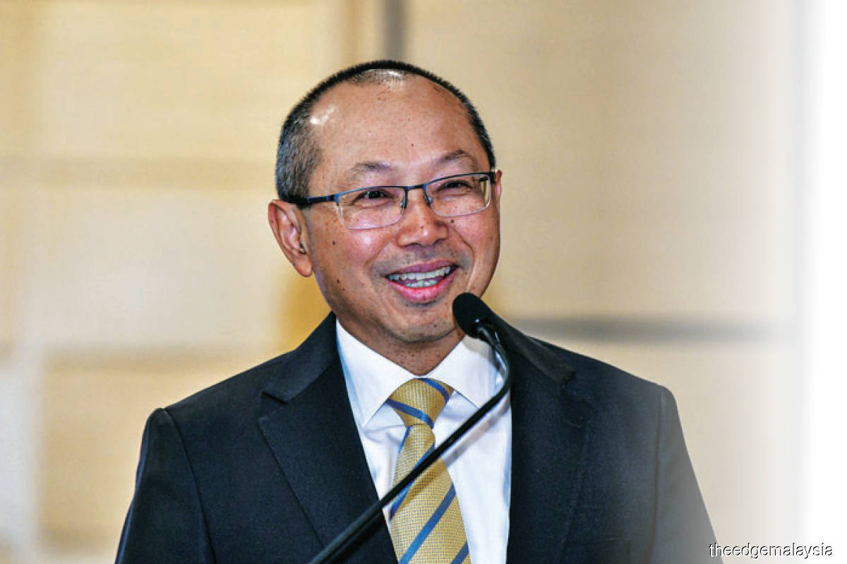 Falling wages contribute to low financial literacy