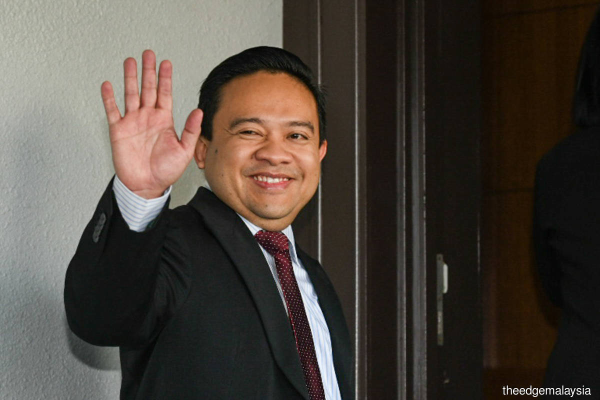Wan Saiful temporarily gets passport back to tend to family matters