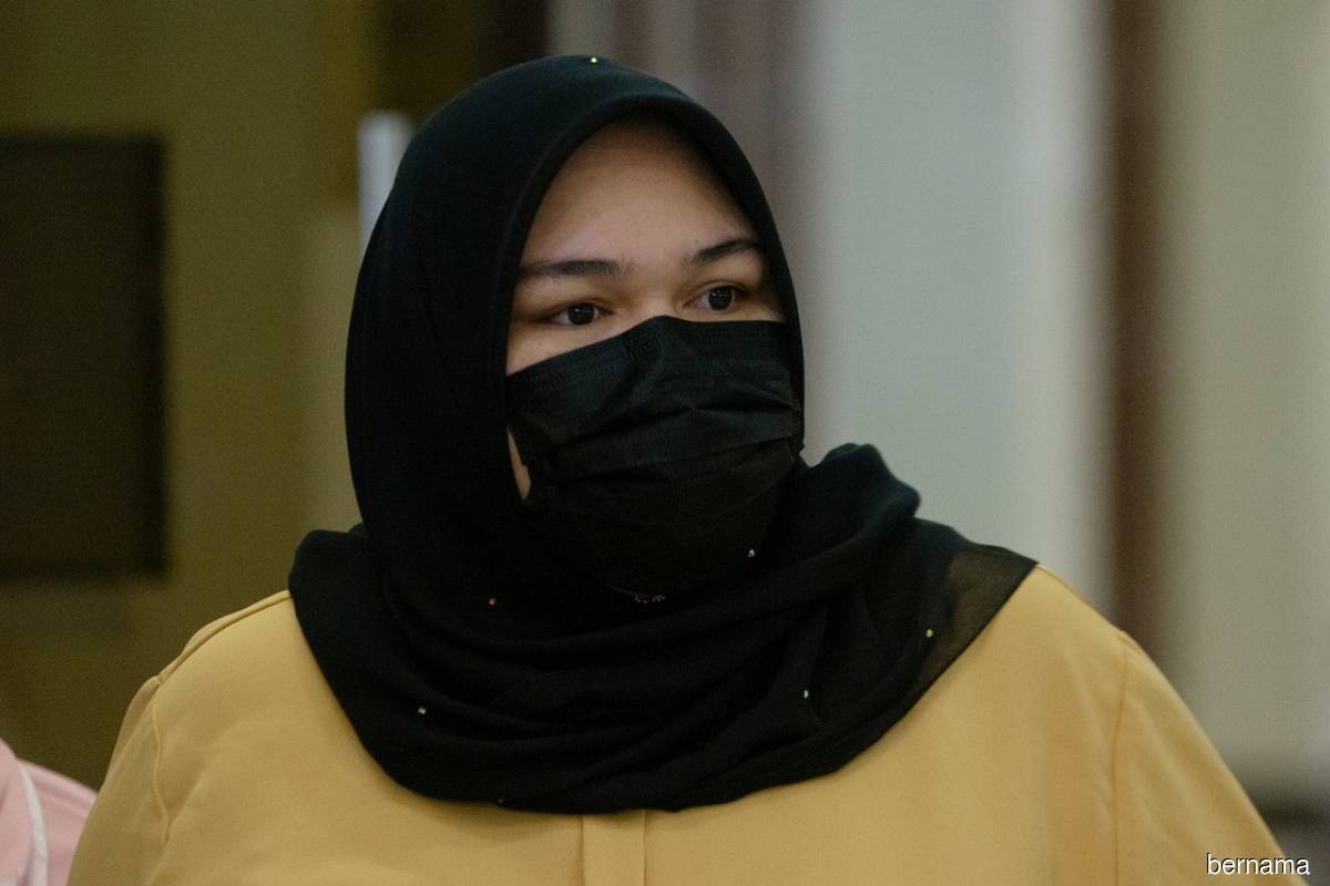 Court dismisses stay of jail sentence, Siti Bainun sent to Kajang ...