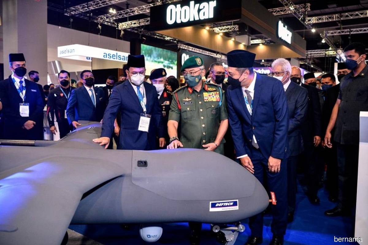 King visits DSA, NATSEC Asia 2022 exhibitions | KLSE Screener