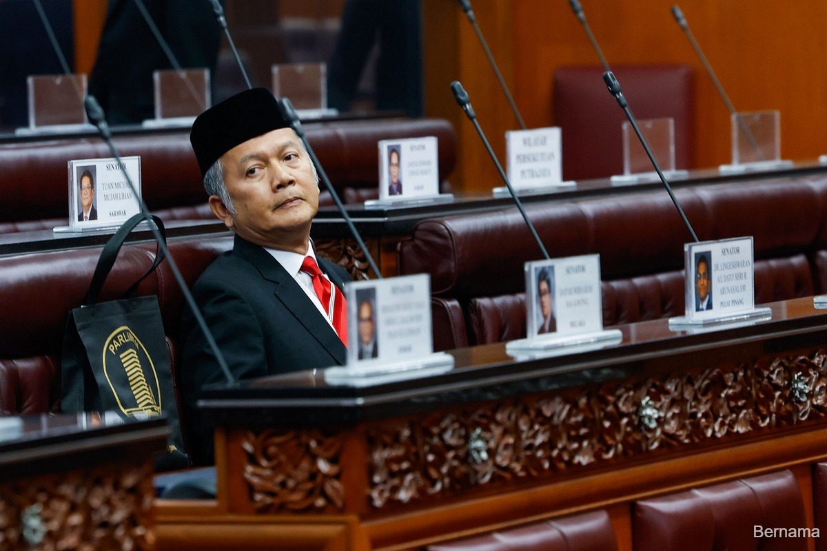 PBB’s Ahmad Ibrahim sworn in as senator for second term | KLSE Screener