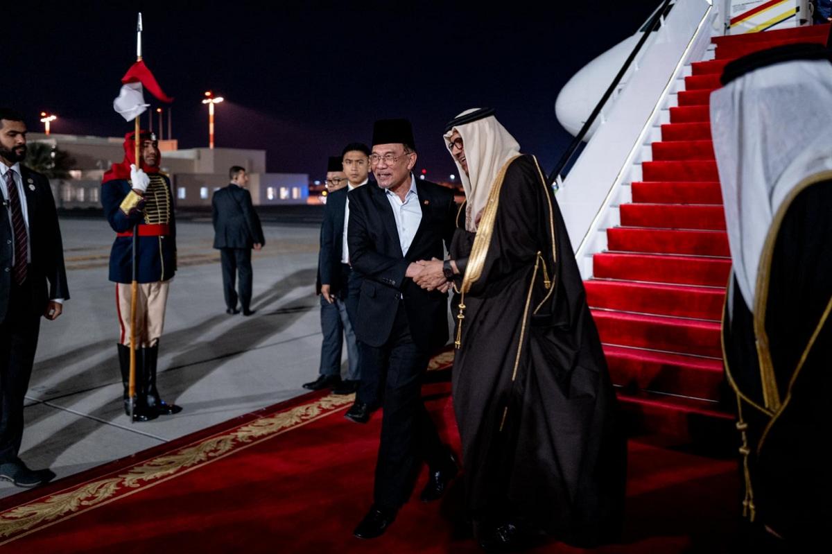 Anwar arrives in Bahrain for official visit | KLSE Screener