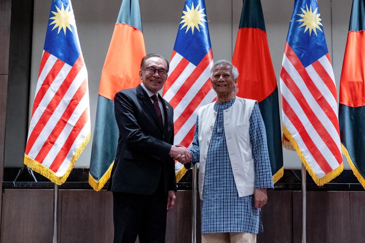 Muhammad Yunus a compassionate human being the world needs — Anwar ...