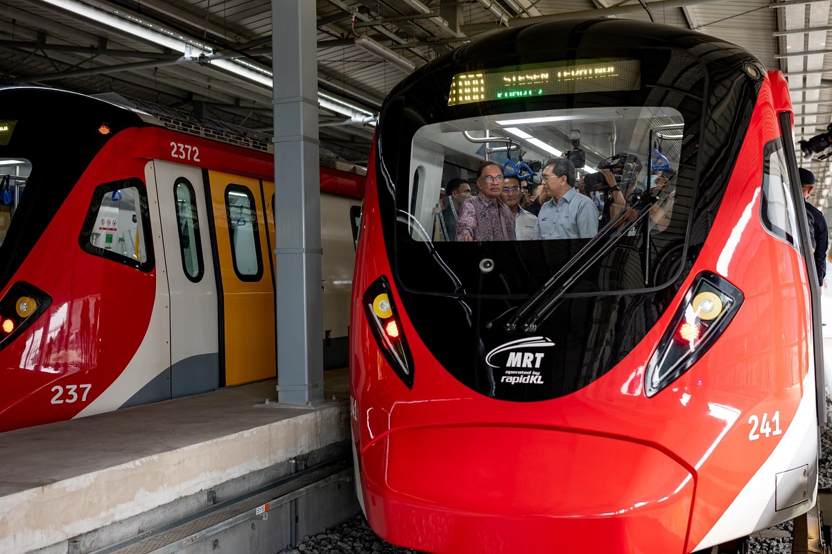Anwar announces free rides on Putrajaya MRT Line till March 31 | KLSE ...
