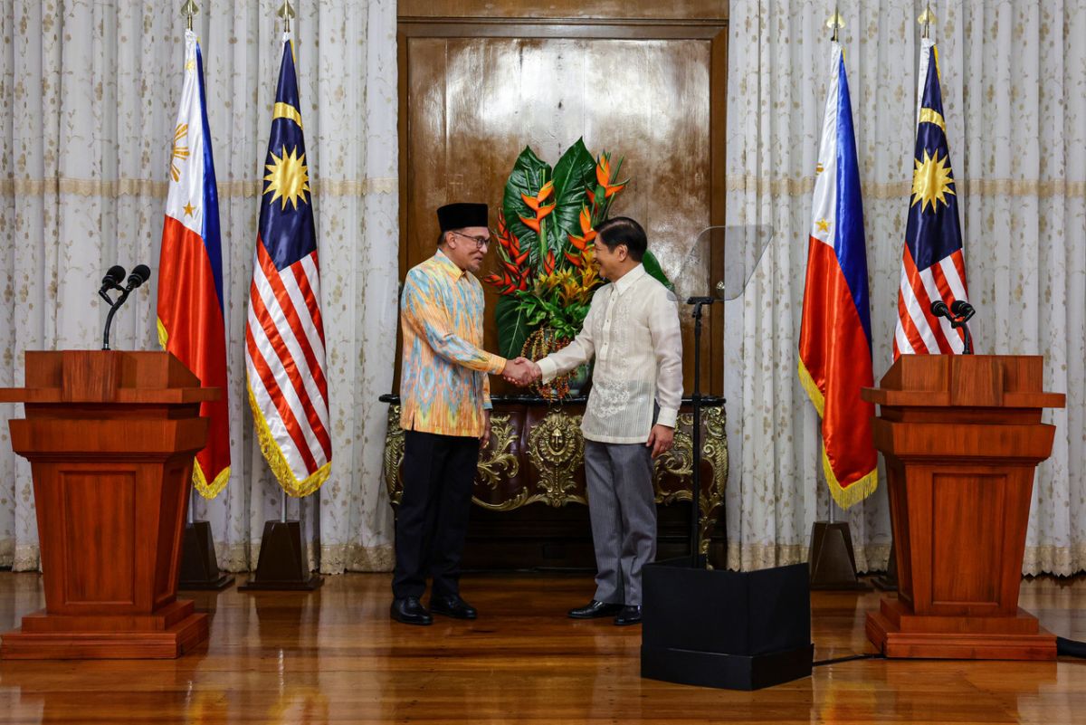Anwar given official welcome in Philippines | KLSE Screener