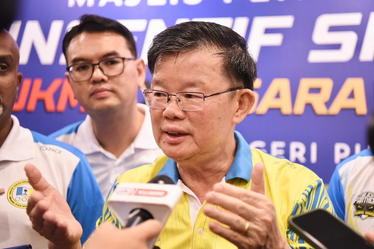 Taking bow after 25 years, outgoing Penang DAP chief preaches unity ...