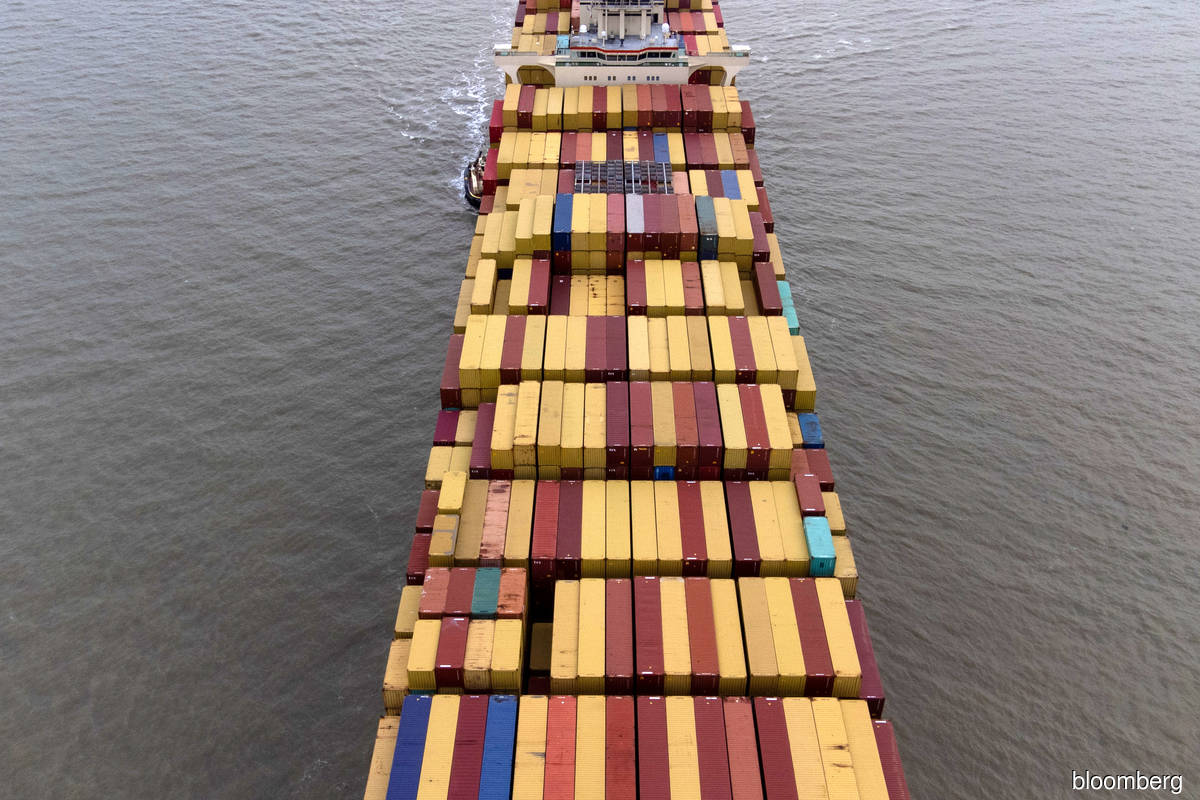 Hormuz escape route suggests ships navigate on Iran’s terms